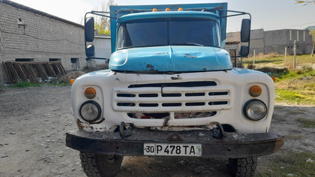 Zil 130 sotiladi
