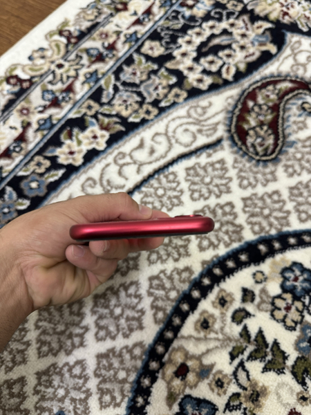 Iphone 11 red ideal