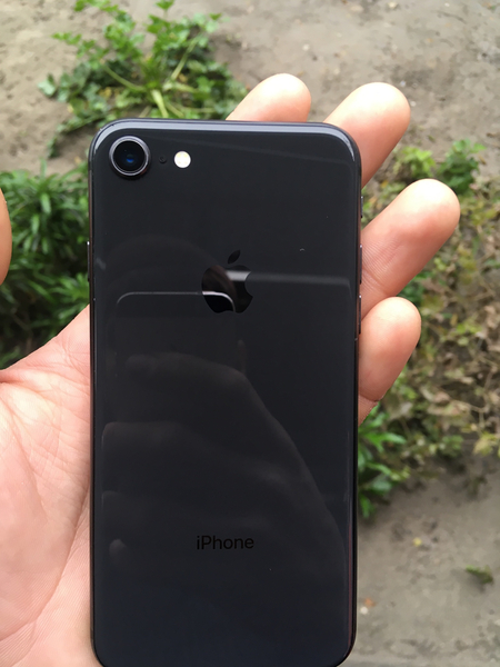 Iphone 8. 76yomkost radnoy