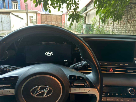 Автомобиль Hyundai Elantra 2021 2.0L Full пакет