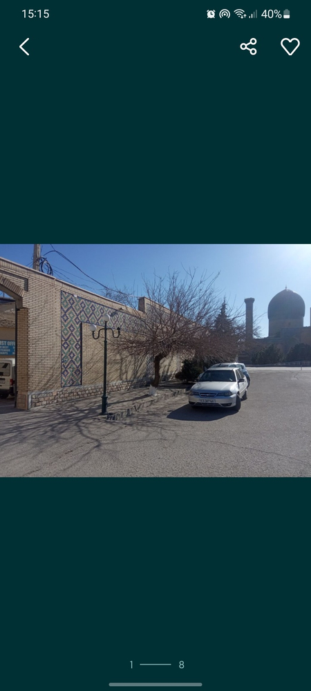 Amir temur maqbarasi oldida
