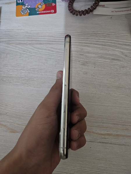 Iphone X sotiladi