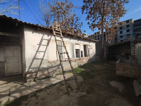 Вдоль дороги! Продаётся под бизнес!