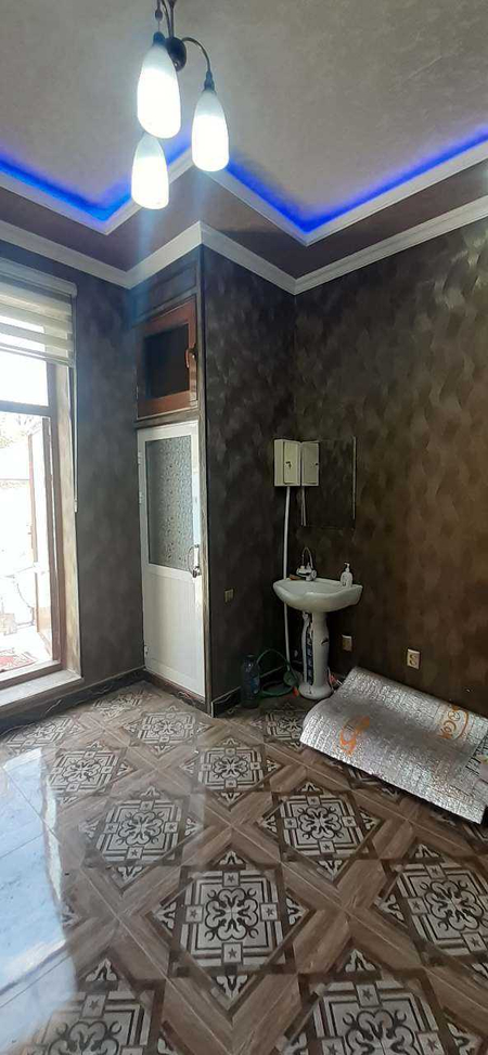 Нотурар жой офисга ижарага берилади
