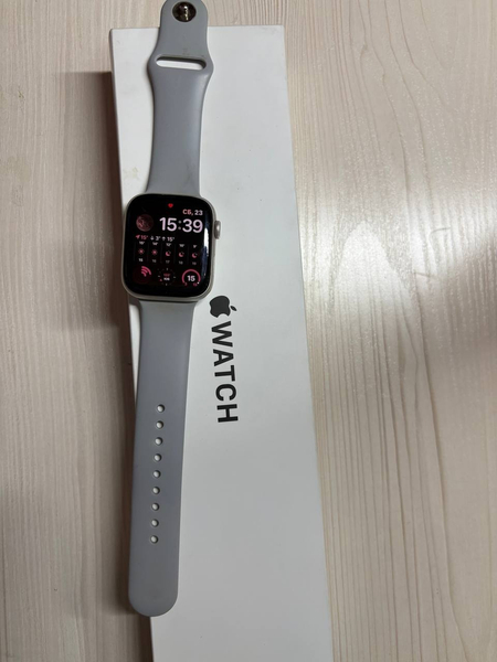 I watch Se 44 mm