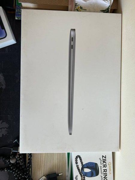 MacBook sotiladi