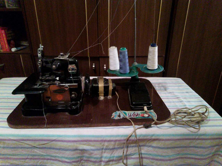 Оверлок с двигателем с приводом, 3хниточный, китайский