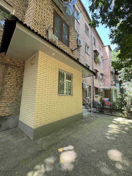 Две квартиры на одной площадке, метро Новза, 3-х и 1 комнатные, 1 этаж