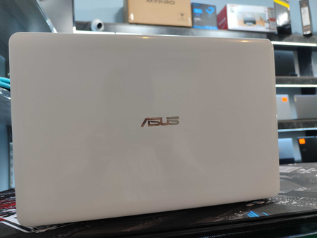 Ноутбук офисный ASUS i3-5005U