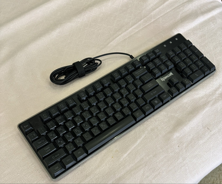 Продается оригинальная игровая клавиатура Redragon с rgb подсветкой