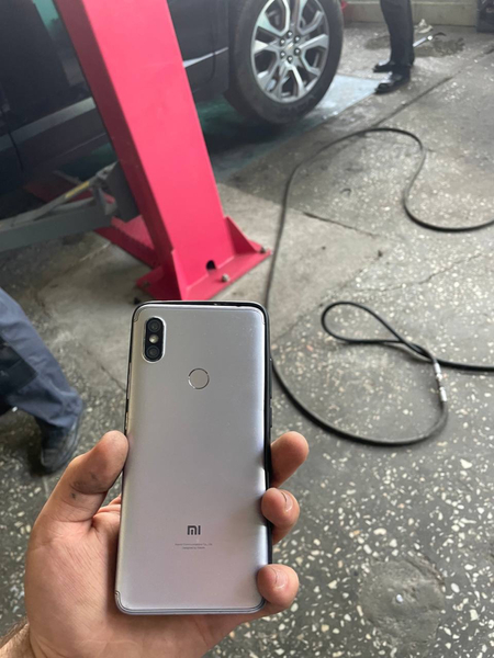 Redmi s2 va redmi 6pro sotiladi