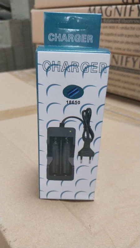 Продается оптом зарядка для батареек 18650 2x 3.7 v