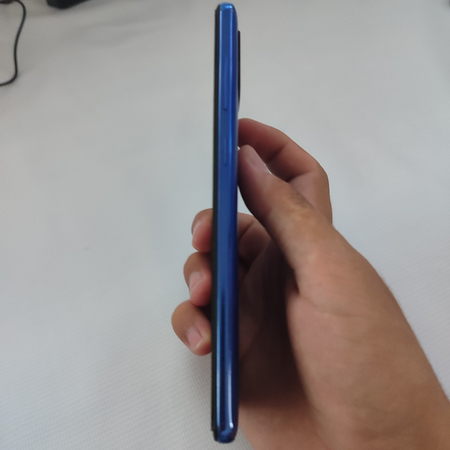 Samsung A31 xolati yangi