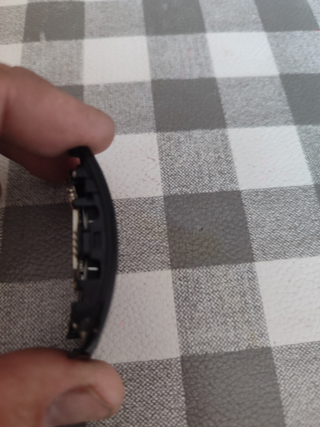 Samsung gear fit2 pro displeyi sotuladi