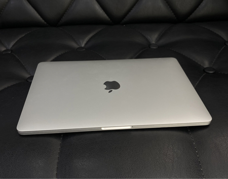 Apple MacBook Pro 2017 года в хорошем состоянии