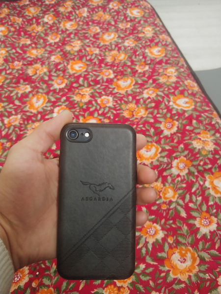 Iphone 7 sotiladi