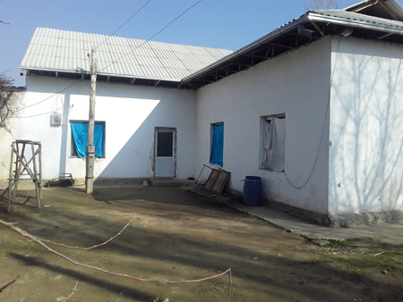Uy sotiladi (Продается дом)
