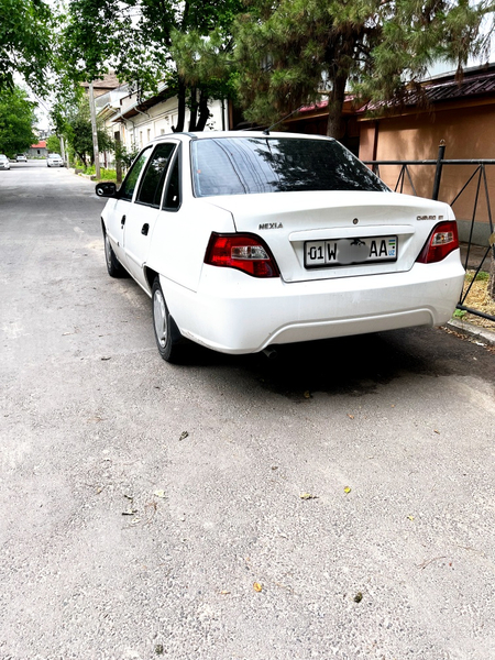 Nexia 2 xolati yaxshi. Srochno sotiladi