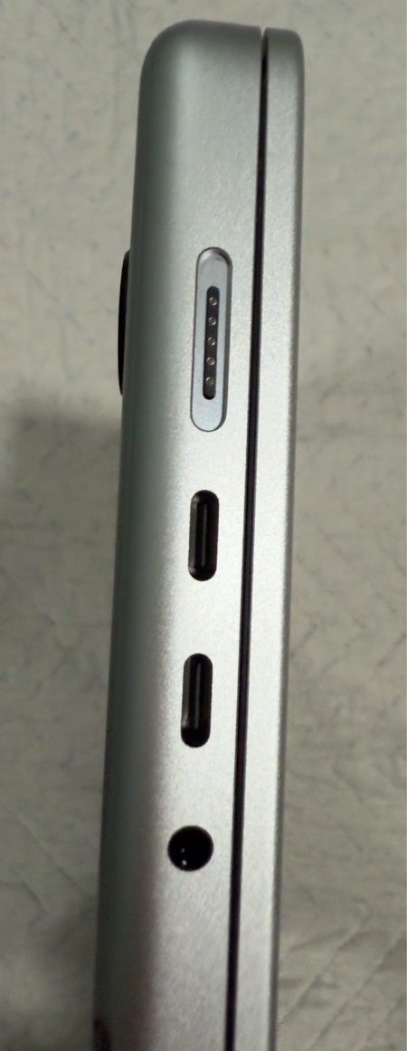 MacBook Pro M2 2023