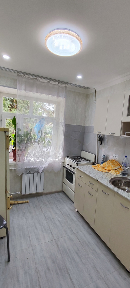 Сдам срочно 1комн.кв.на Максим Горького.