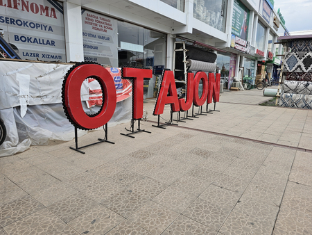 Onajon Otajon yonuvchi harflar biznes bukva arenda