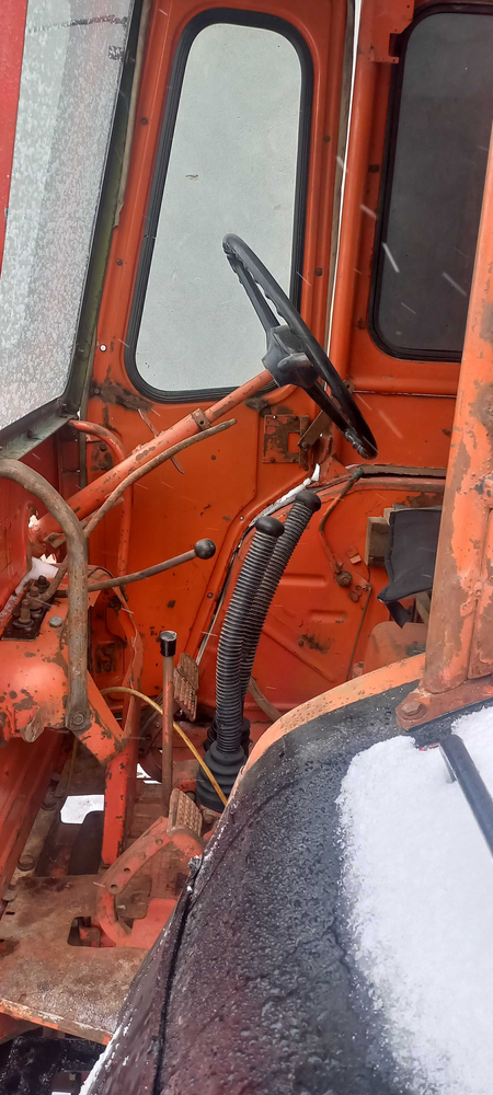 Traktor t28 radnoy naxadu