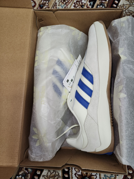 Кроссовки adidas. Оригинал. Размер 9,5.
