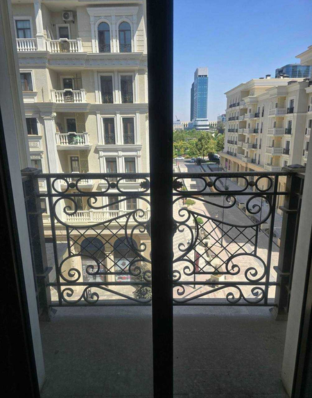 СРОЧНО! 2 комнатная в ЖК Tashkent City 47м2 коробка, супер вид с окна