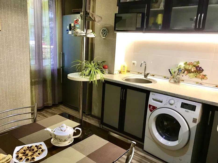 Сдается квартира на Сергелийском р-не ор-р Метро ЧОШТЕПА!!!