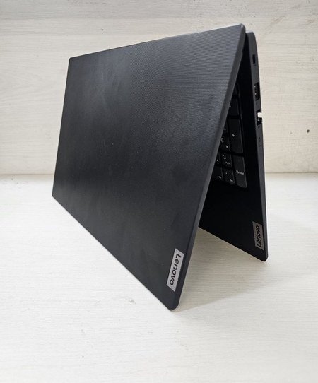 Noutbok DDR4 8/256 GB SSD