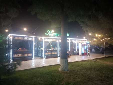 Tayyor fast food BIZNES SOTILADI