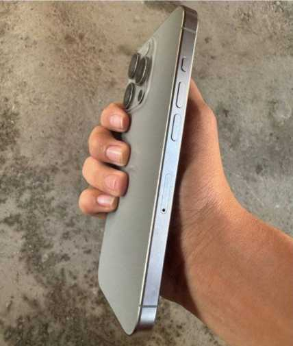 Iphone 15 pro sotiladi 256 GB holati ideal birinchi qol SROCHNA !