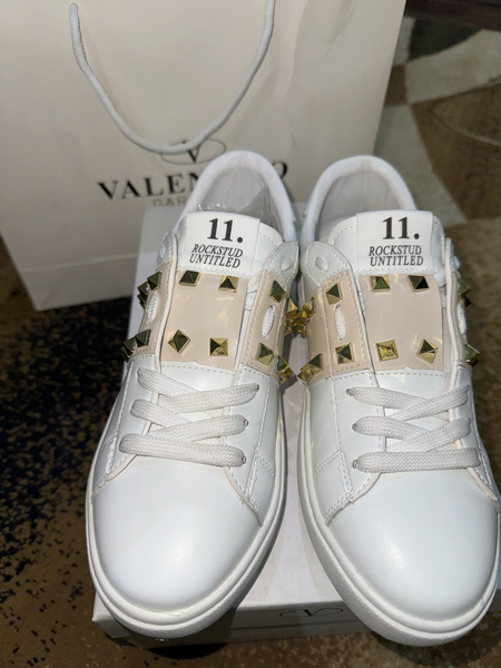 Valentino krossovka yengi
