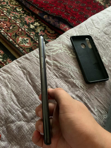 Samsung a 9 pro sotiladi