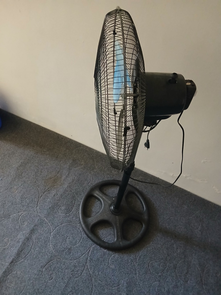 Vintilyator sotiladi xolati zor ayibi yog zor ishlaydi