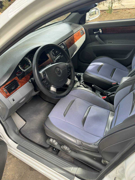 Lacetti Chevrolet 1.8 - 8.200 у.е