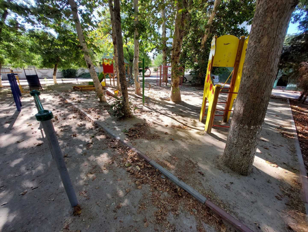 Продается квартира             ( 17 )