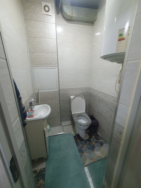 Kvartira sotiladi 3 xona 80000$