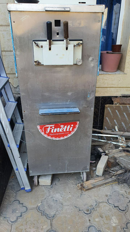 Freezer morojniy apparat 9.5 mln kelishtirib beraman.