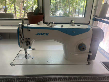 Jack F4 toʻgʻri chok