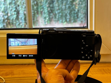 Срочно продаётся Sony zv-e10