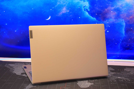 Offis ishlari uchun  ideal holatdagi Asus noutbuk