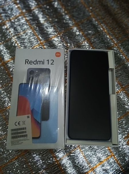 Redmi 12 srochna sotiladi!