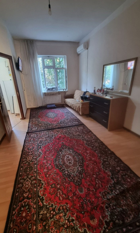 Sergeli 6A 2-metro bekatiga yaqin joyda 2/1/7 50m² bolgan shinam kvart