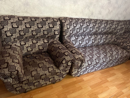 Divan kreslo sotiladi