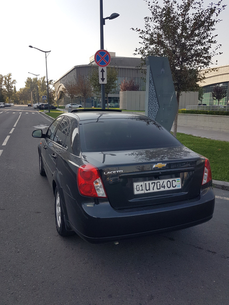 Lacetti sotiladi jentra qilingan