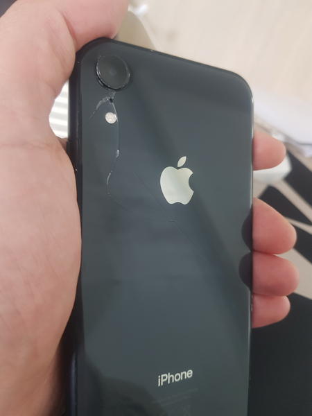 iPhone Xr 64gb       .