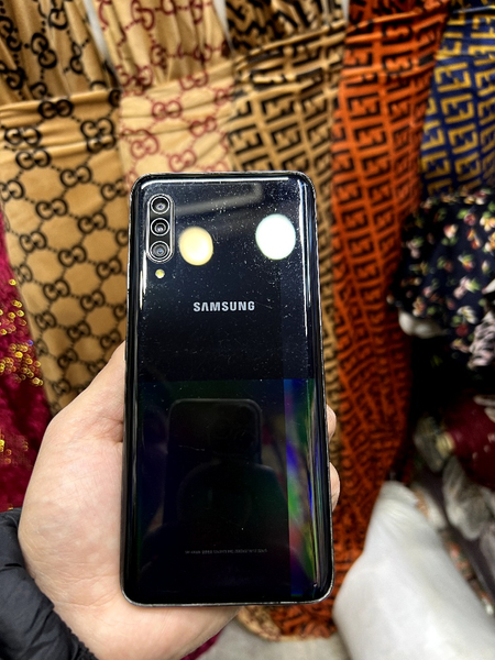 Galaxy A90 5G xotira 128gb holat yaxsh