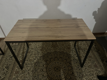 Stol sotiladi donasi 3 dona shu rasimdagi hammasi sotiladi