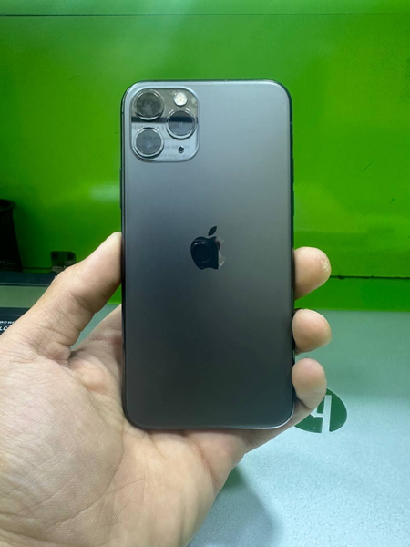 Iphone 11 pro srochna sotiladi